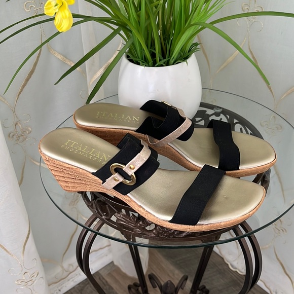 Italian Shoemakers | Shoes | Italian Shoemakers Wedge Sandals | Poshmark